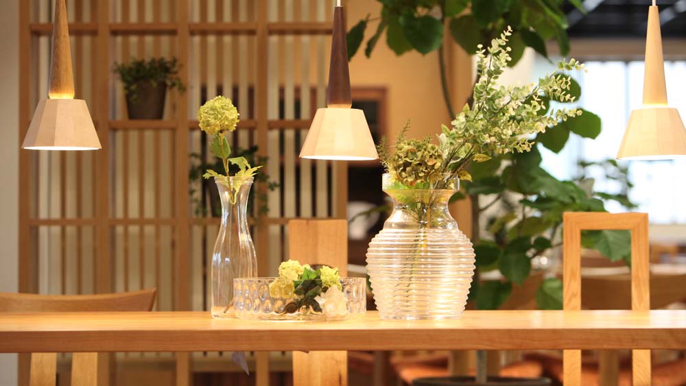 "Takumikan" a shop with furnishings, wood craft, and cafes in Hida ...